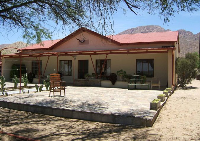 Das alte Farmhaus – leben wie früher | Etusis Lodge Namibia